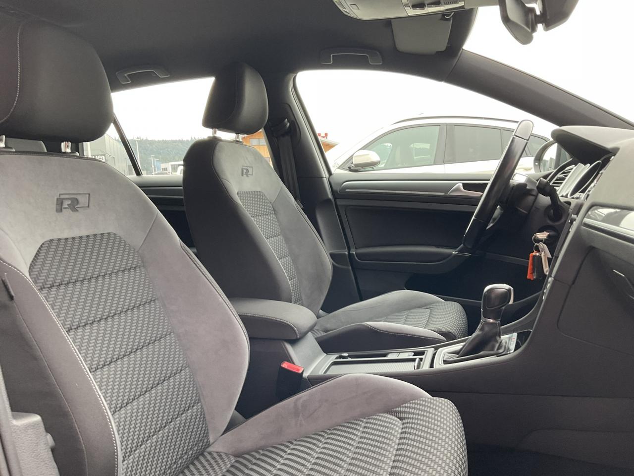 CRAZY CARS - VOLKSWAGEN-GOLF-VII R Line 4Motion 2.0 TDI 150 DSG7